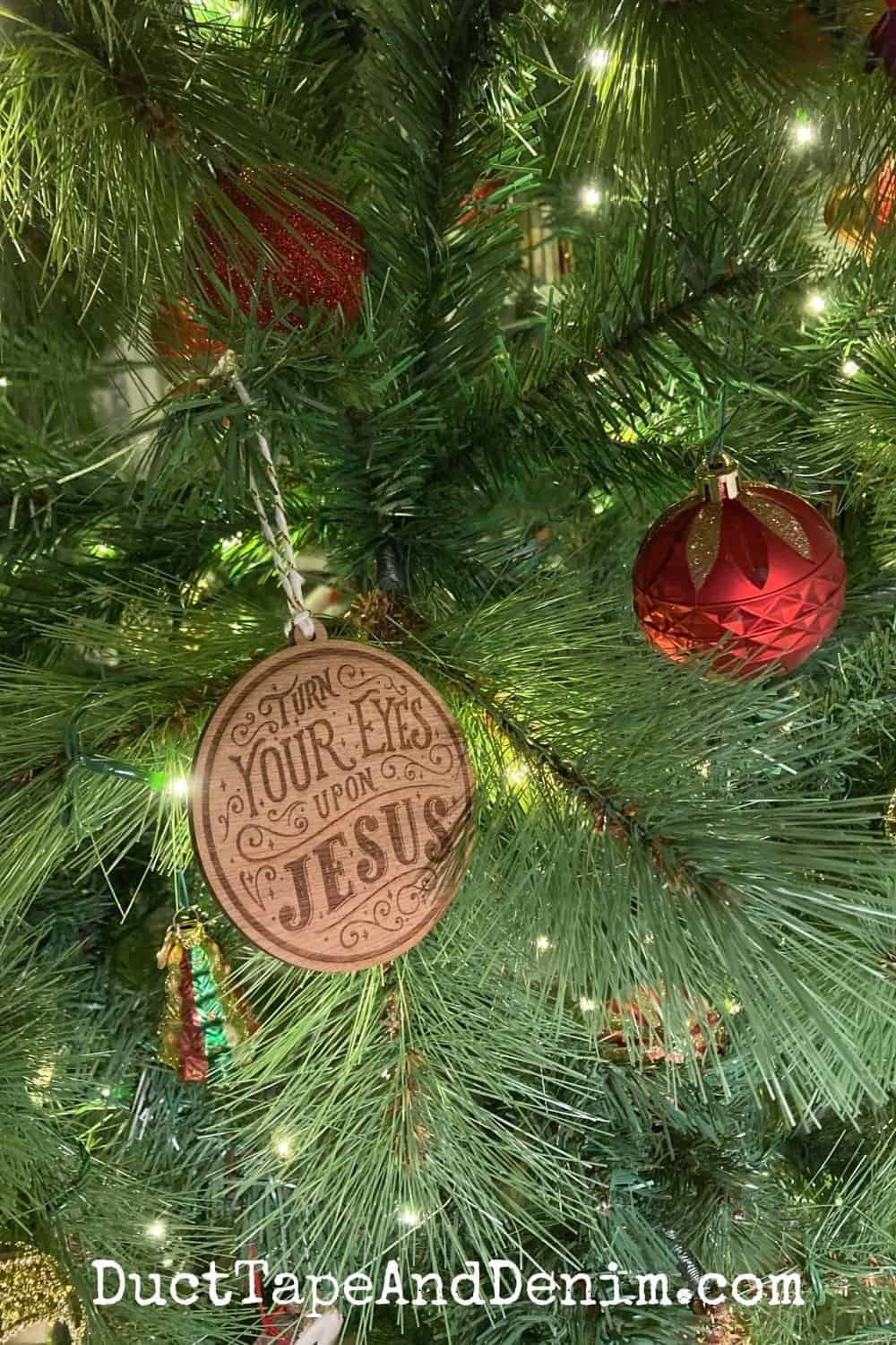 How to Decorate for Christmas with Simple & Elegant Decorations
